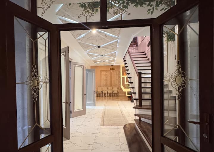 Mountain View Villa Three-story House - Kazakhstan