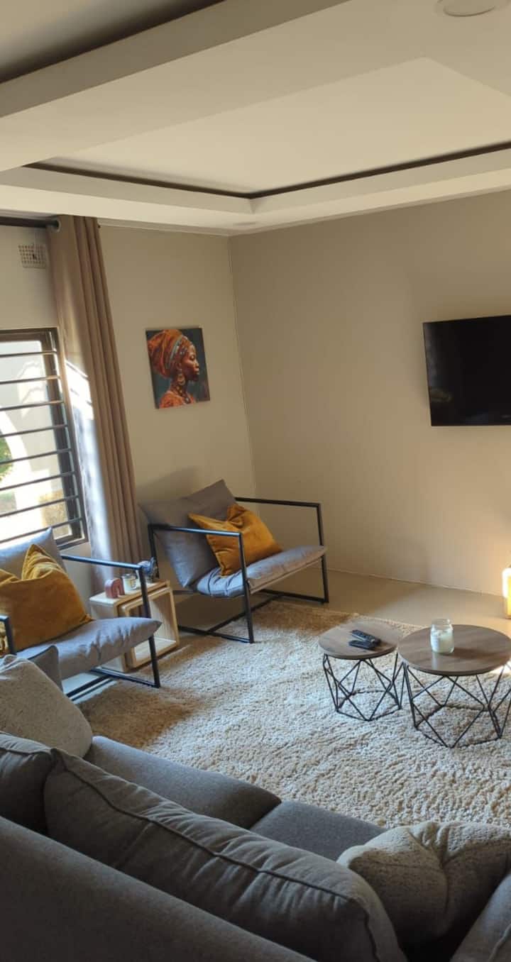 Newly Renovated 3 Bedroom House In Leopards Hill - Zambia