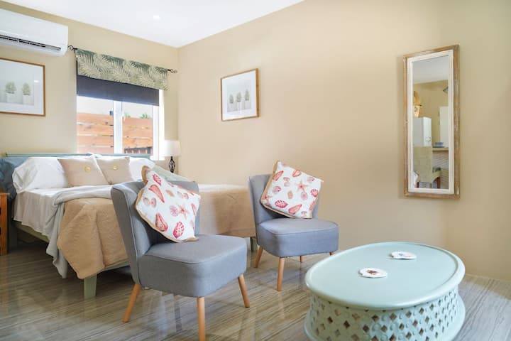 Tranquil Retreat Near Beaches W/resort-style Charm - Curaçao