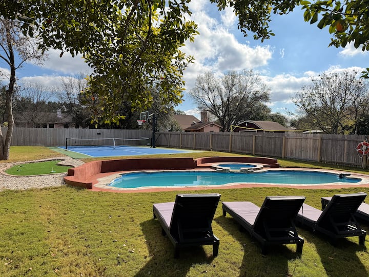 Chilled Pool, A+ Location, Games At Satx Oasis! - San Antonio, TX