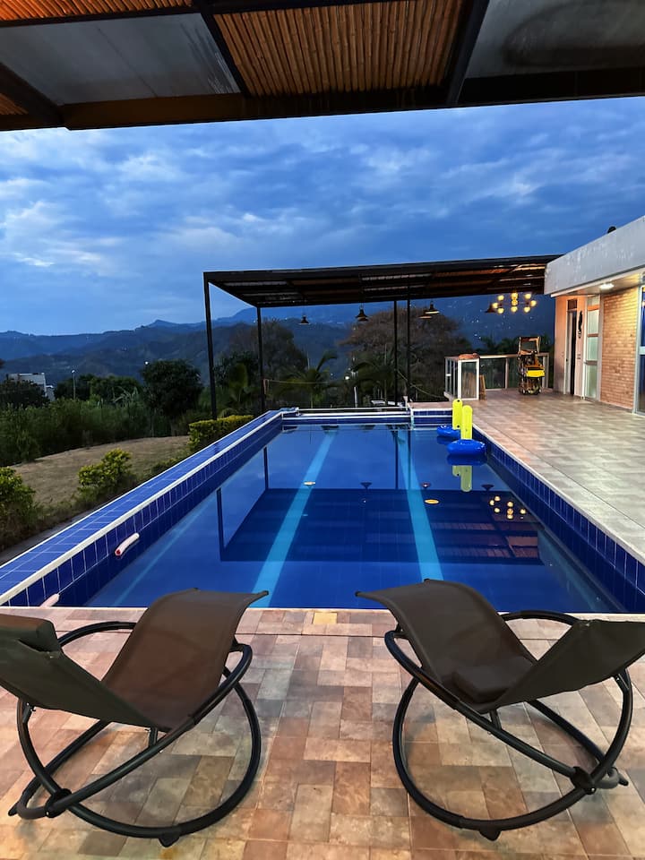 Descanso En La Mesa: Piscina, Jacuzzi Y Confort - La Mesa