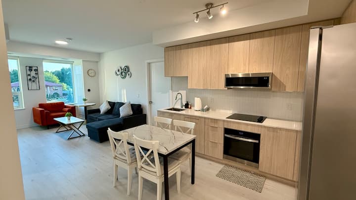 2br, 2ba Oakville Luxury Stay Near Lake & Downtown - Oakville