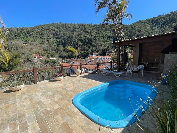 Bela Casa Com Vista Encantadora - Petrópolis