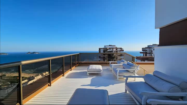 Pé Na Areia Com Luxo E Conforto – Barramares - Rio de Janeiro