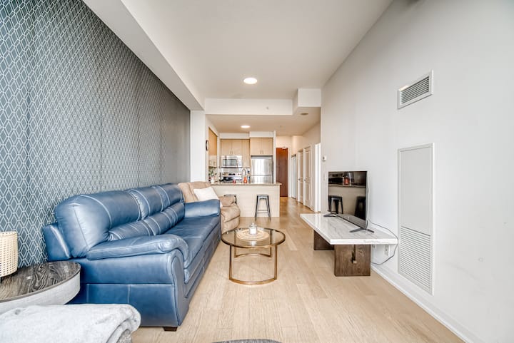 Stylish Urban Stay • Balcony • Central Location - Markham