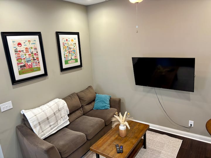 Cozy Gem Mins From U Of L Hospital & Downtown - Louisville, KY
