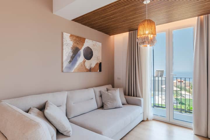 Promar Apartment With View And Balcony - Himarë