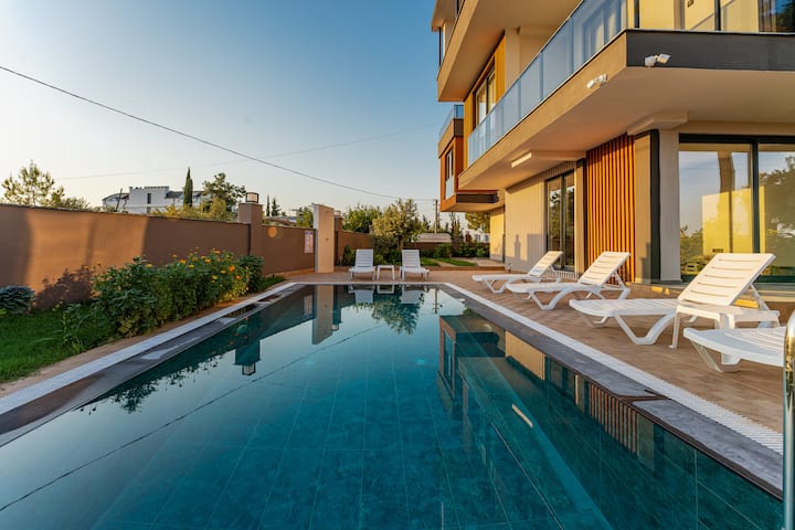 D-6*( Plaj - Havalimanı - Avm  Araçla 10 Dakika) - Antalya