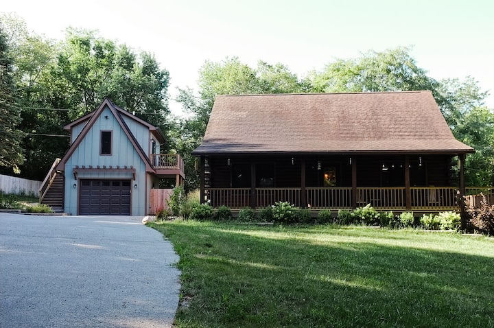 Inn On Bristle Ridge: Cabin•chalet•hot Tub•firepit - Mad River Moutain, OH