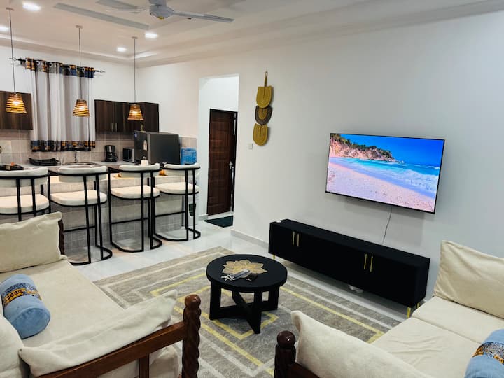 Coral Zenith 2br Penthouse, Beach, Pool&forestview - Diani Beach