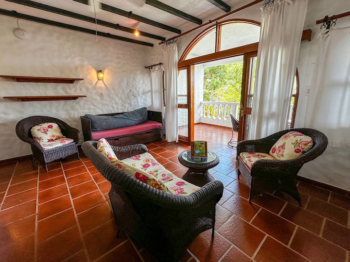 Apt 39 · Wild Vista | Birds, Monkeys & Ocean Peace - Tamarindo