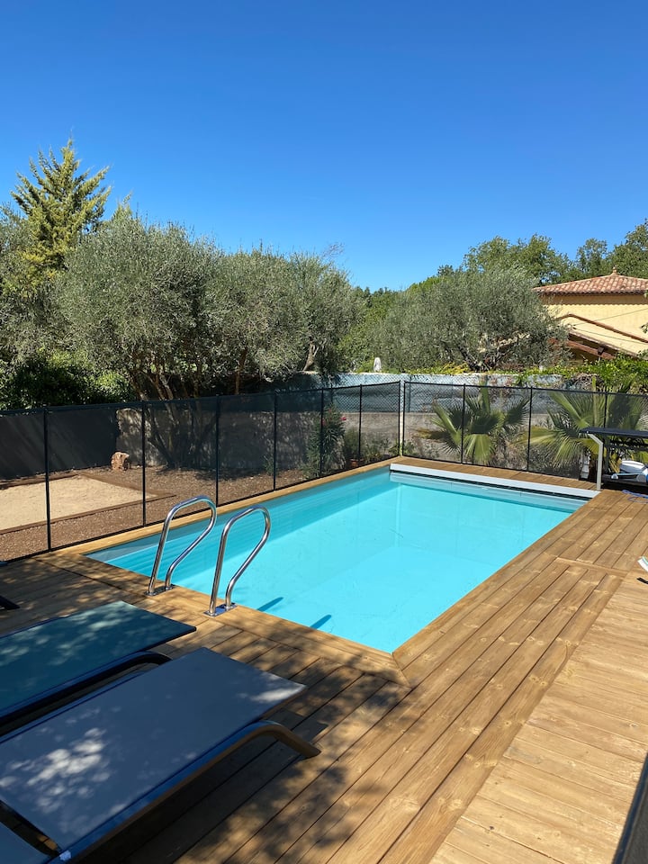 Maison Cosy Avec Piscine Privée, à 20min De La Mer - Lac de Malpasset