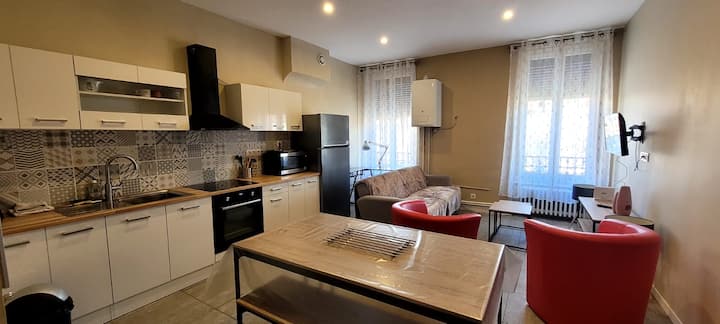 Appart Meuble 3* "Bellecour" 4 Pers - Sathonay-Camp