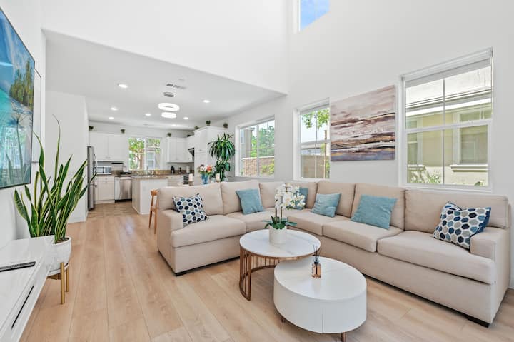 4br/3.5ba/tesla Charging/2tvs/20% On Monthly Rent - 치노