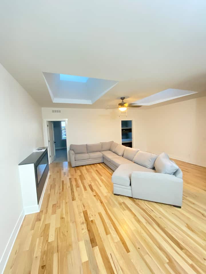 Cozy Rooftop Retreat W/ Skylight • 3br• Stpaul - Saint Paul, MN