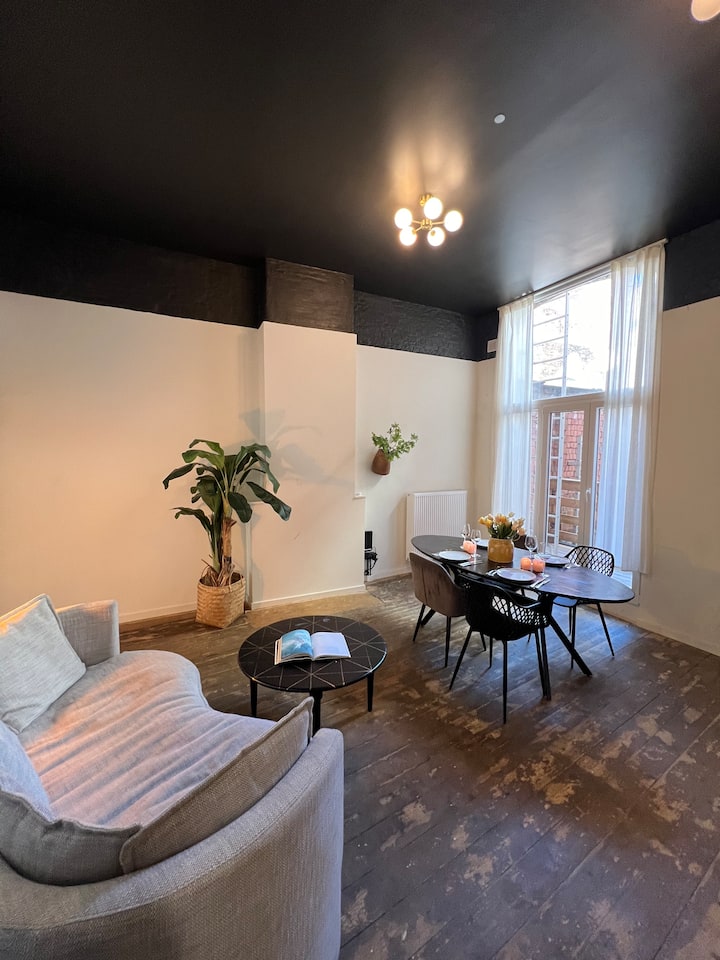San 2 - Newly Renovated Apartment - Schilde