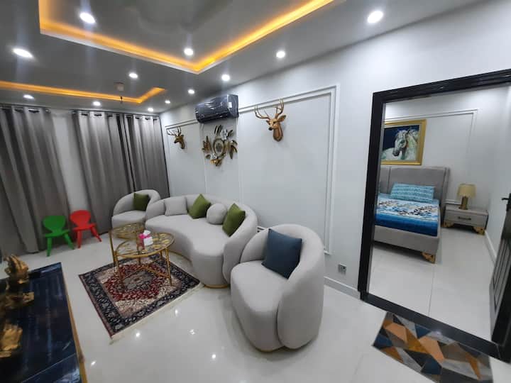 Cozy 1bhk Appartment Near Eiffel Tower Bahria Town - Pakistán