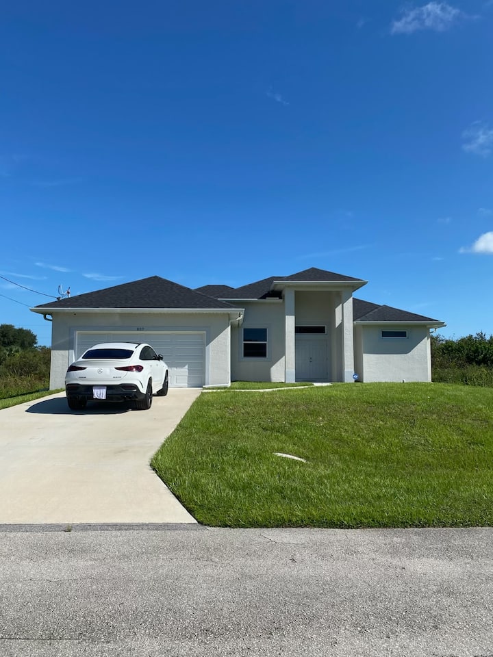 Sunset Acres Retreat - Lehigh Acres, FL