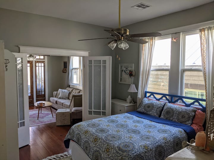 Sunny Clean Upstairs Shotgun With Backyard & Deck - New Orleans, LA