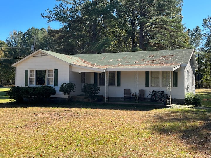 2 Br, Mid-century Charm In Quiet Area, Near Modine - Grenada, MS