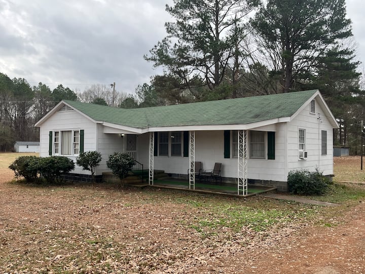 2 Br, Mid-century Charm In Quiet Area, Near Modine - Grenada, MS