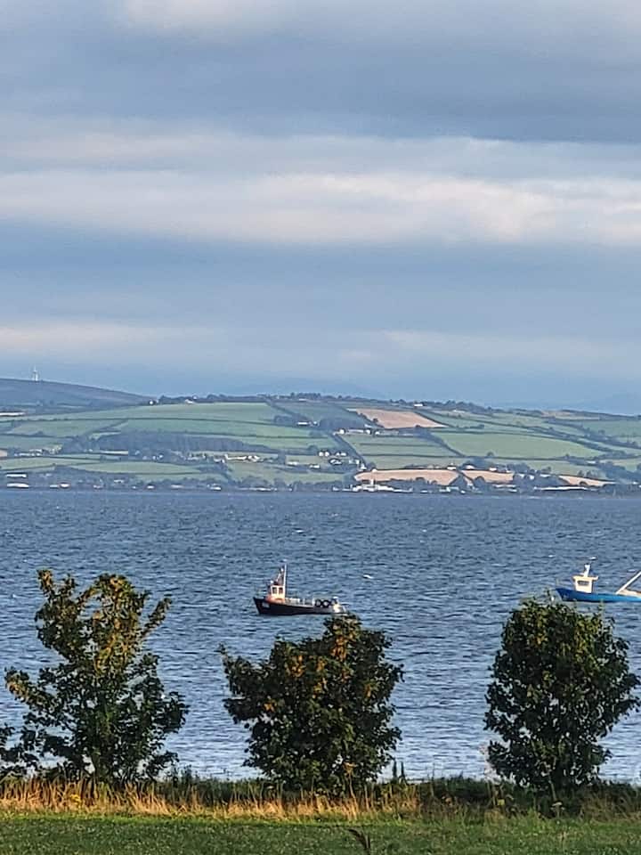 Lough View
With Hot Tub And Bar - Derry