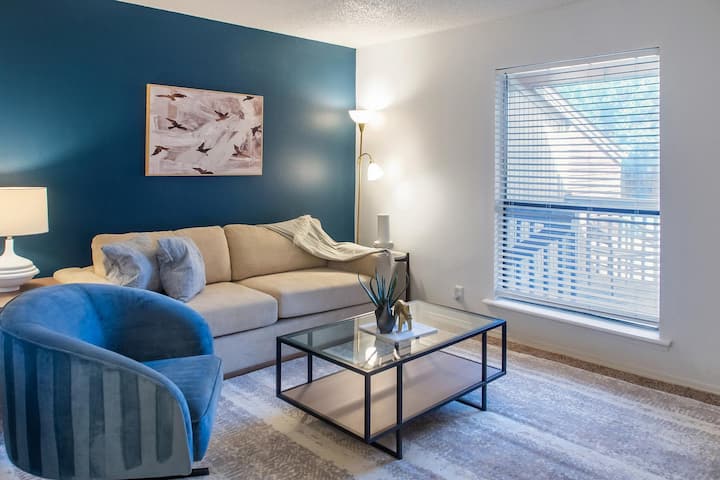 Landing | Chic 2bd, Clubhouse, Gym - Tulsa, OK
