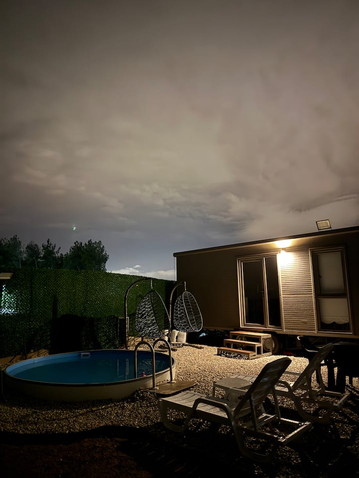 Tiny House Konforu, 7/24 Sıcak Havuzla! - İzmir