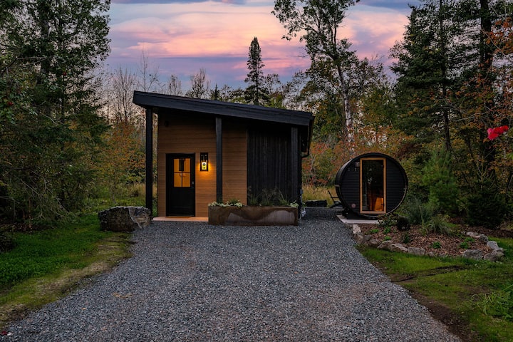 Private Sauna + Fireplace · Wildernest Cabins #4 - Duluth, MN