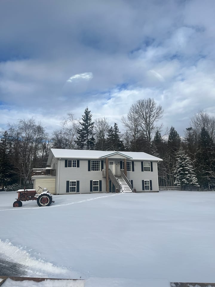 Bellingham Farmhouse Getaway • Spacious - Bellingham, WA