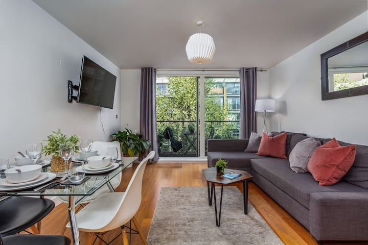 Cosy Central Canal-view 2bed 2bath - London