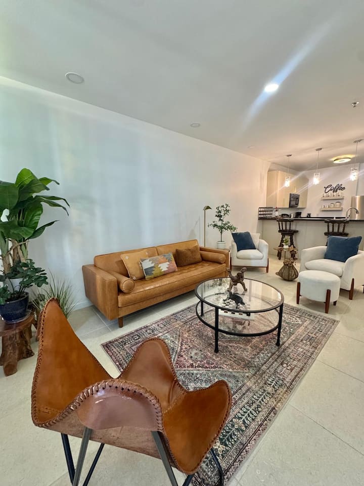 Enjoy Amenities Including Pool, Gym And Bbq Pit - Mission, TX