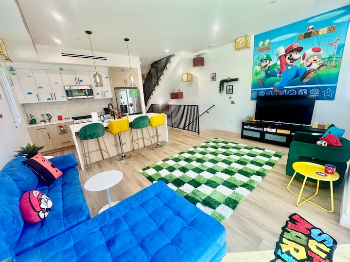 Mario World Townhouse - Burbank, CA