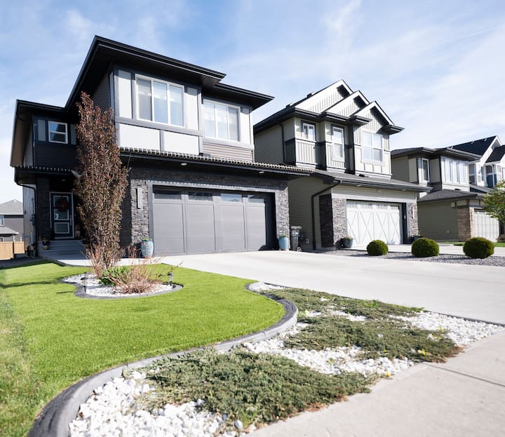 Cozy Walker Lake Home – Near Airport & Downtown - Edmonton