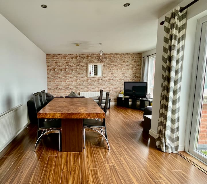 2 Bedroom City-centre Apartment With Free Parking - Belfast