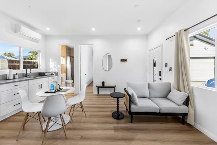 ° Monrovia | Modern 2br 1.5ba Home W/ Parking - Monrovia, CA