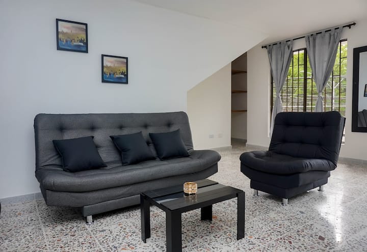 Casa Moderna Junto A Zona Gastronómica Y Deportiva - Itagüi