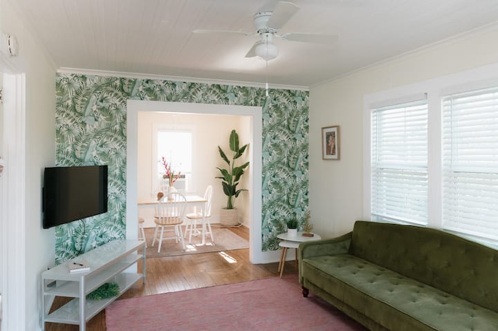 The Palm House-downtown Pensacola - Pensacola, FL