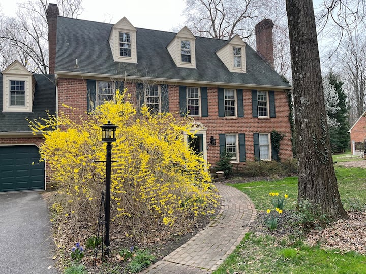 Beautiful Basement Apartment In An Upscale Home - Arnold, MD
