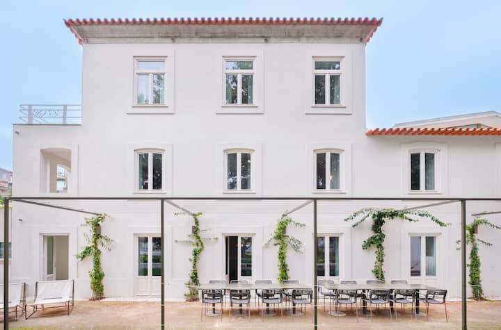 Private 7br Guesthouse | Cozy, Connected - Porto, Portugal