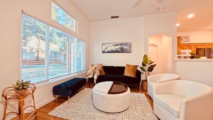 Comfort & Charm – Feels Just Like Home - Elk Grove, CA