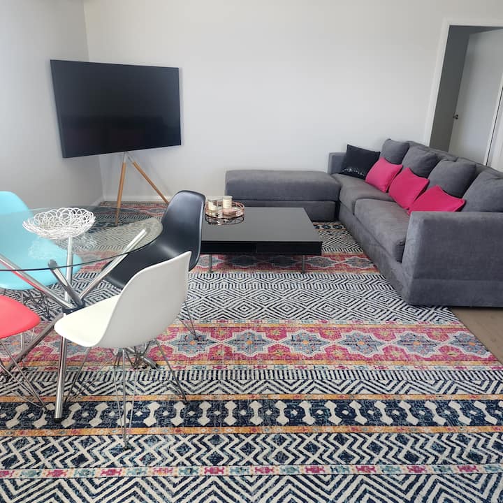 Contemporary Nowra Home. Quiet Central Location - Nowra