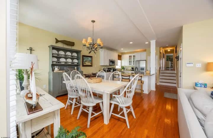 Spacious & Modern 4br 2.5ba “Goldcoast” Condo Flat - Ocean City, NJ