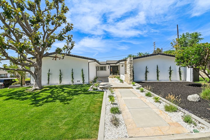 Cozy Retreat Near Disneyland & Knott’s - Anaheim, CA