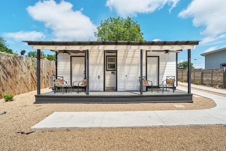 Cozy Austin Retreat | 2br Near Downtown & Ut - Mueller - Austin