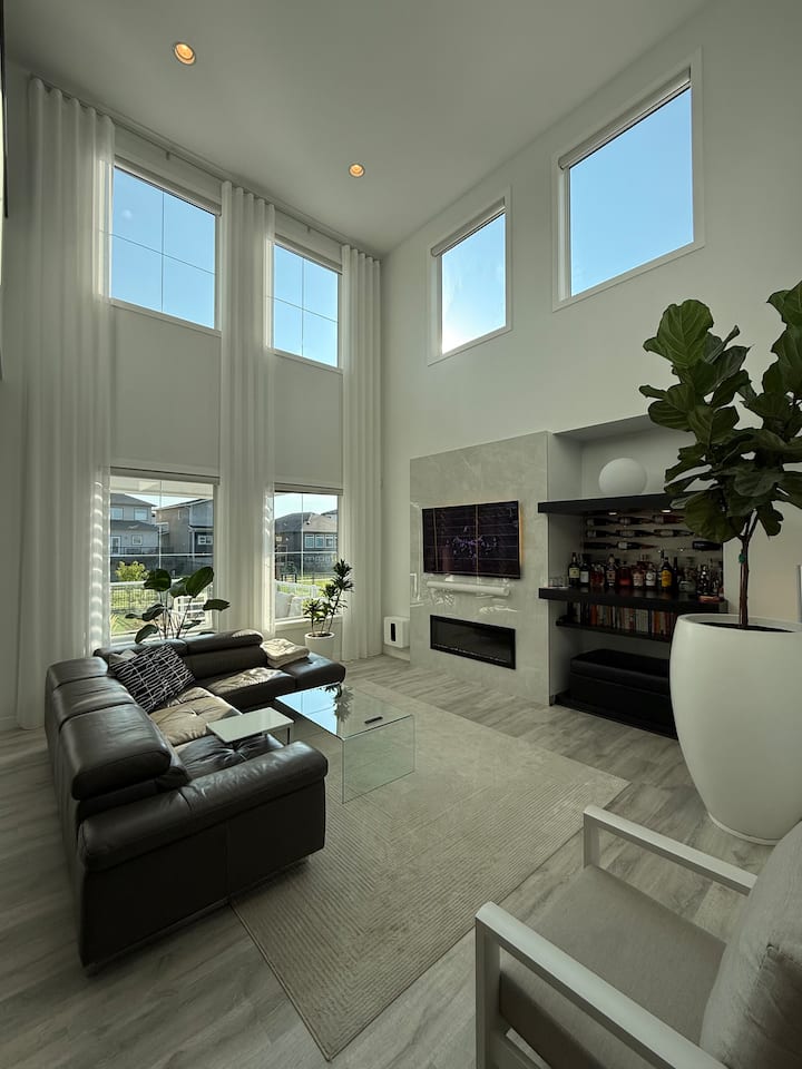 Home In Winnipeg - Winnipeg