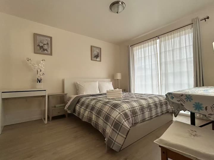 Private 1 Bedroom 1 Bathroom With Garage Parking - Daly City, CA