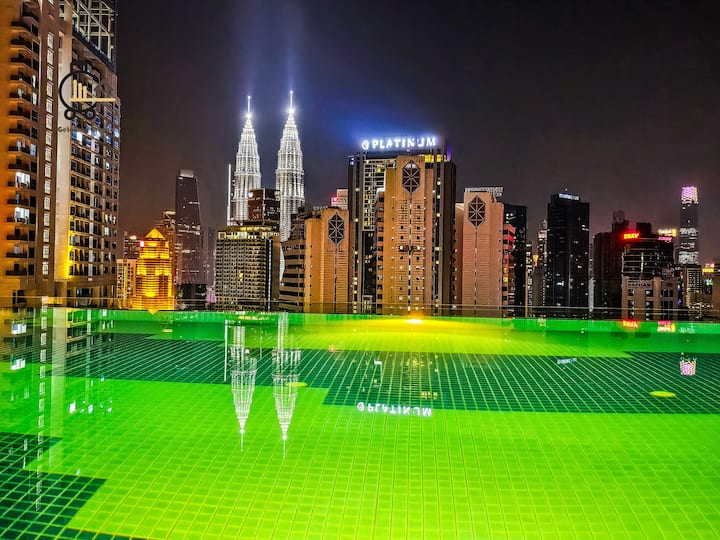 4 Pax | Double Decker Modern Suite | Rooftop Klcc - Kuala Lumpur