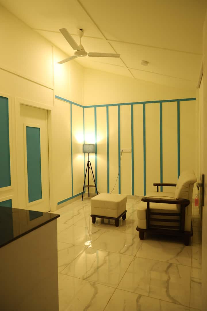 Sacred Abode Premium 1bhk Near Ram Mandir Ayodhya - Ayodhya
