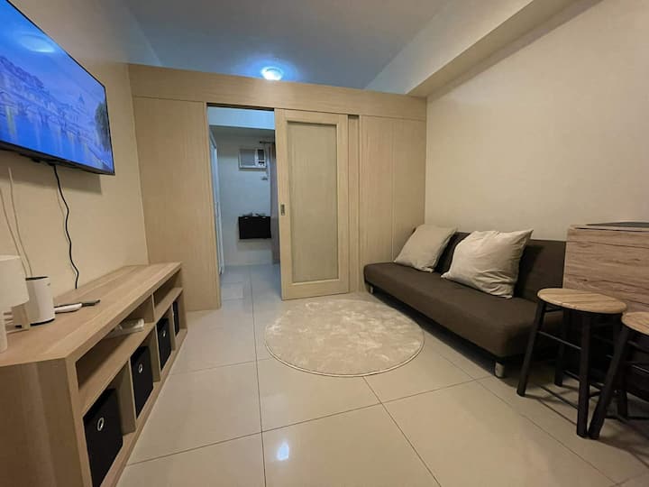 Your Cozy Simple Home At The Heart Of Makati - Makati
